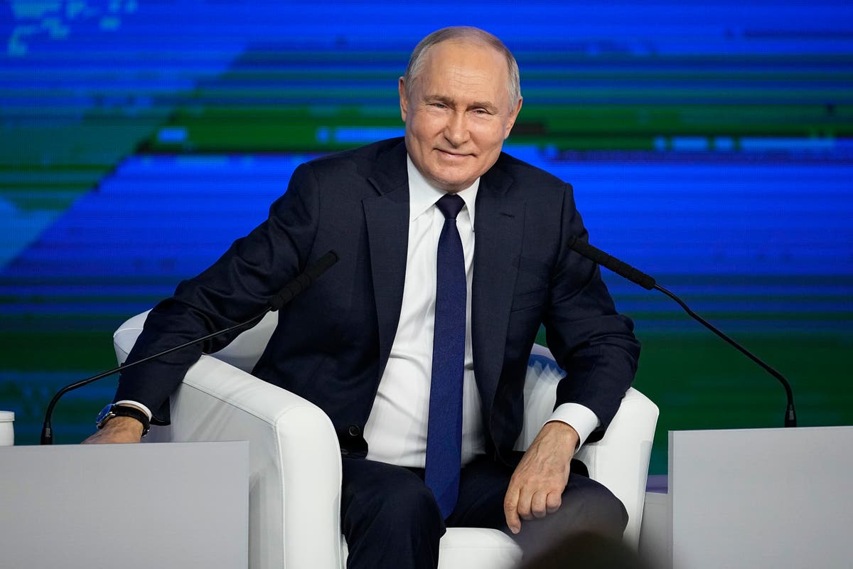 A Russian Court Extends The Pretrial Detention For An American Reporter