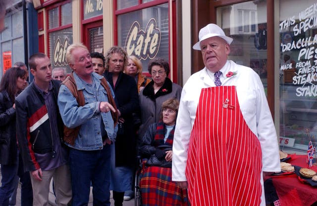 John Savident: Bellowing butcher Fred Elliott in Coronation Street ...