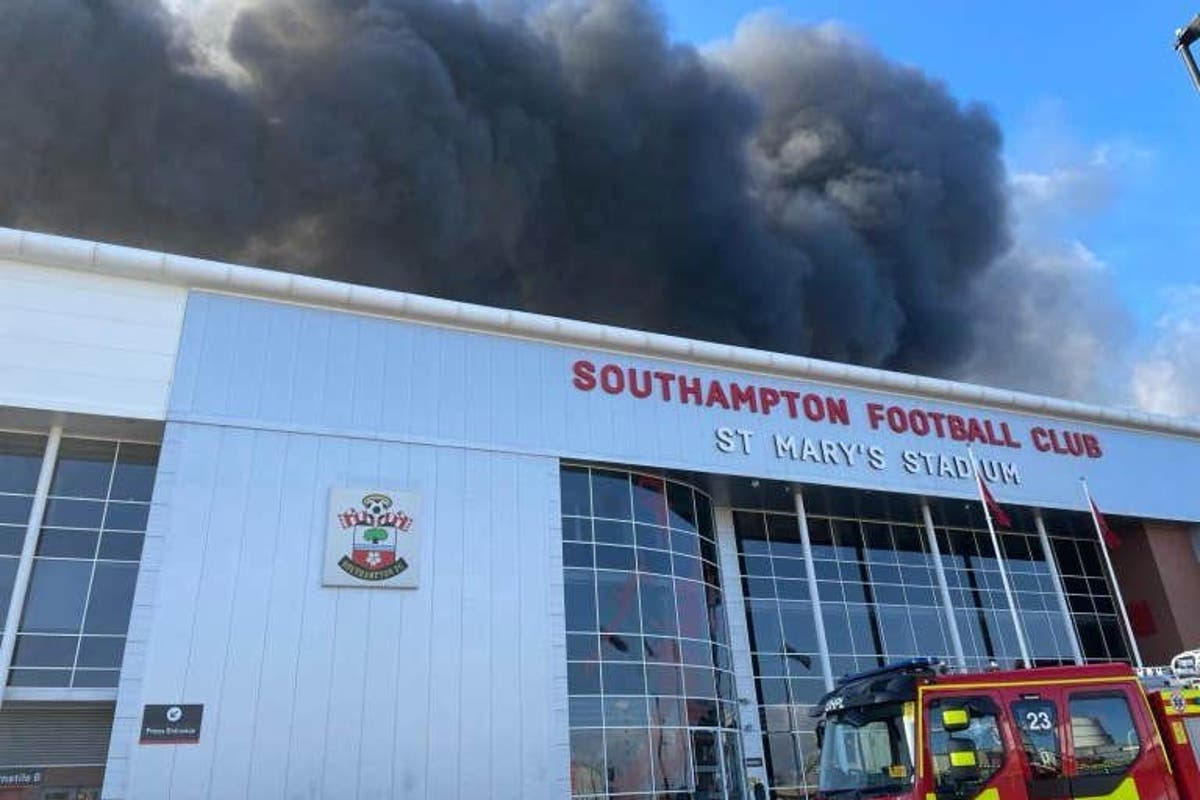 Large fire breaks out near football stadium in Southampton | The ...