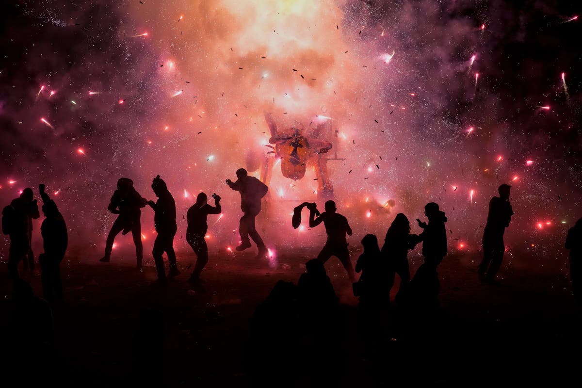 A family-run workshop keeps the legacy of the Mexican fireworks alive ...