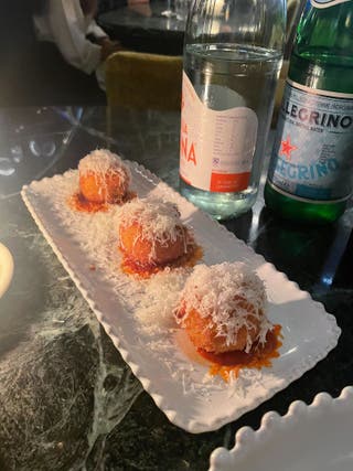 Daroco, London restaurant review: A bit OTT, very silly but undeniably ...