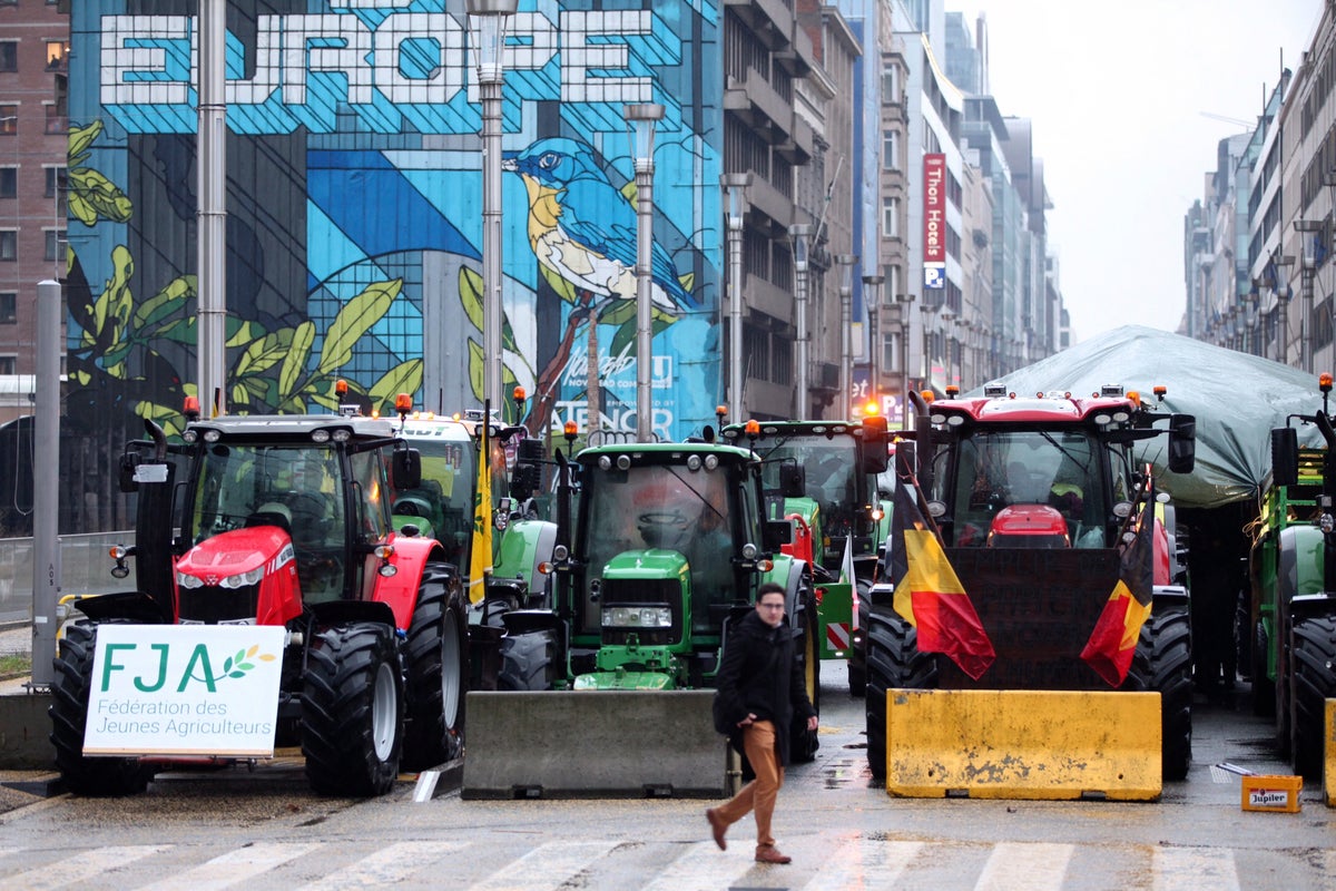 Watch: Farmers protest with tractors as EU ministers meet to discuss ...
