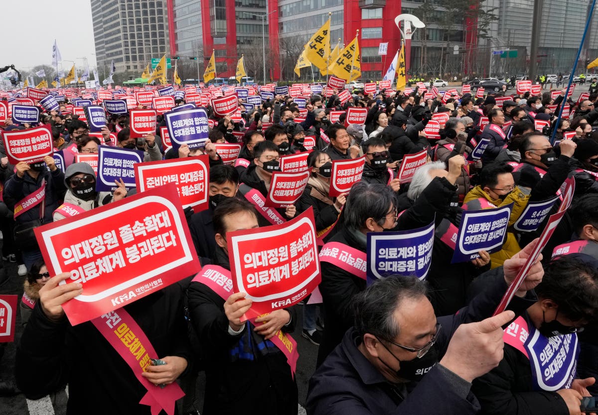 South Korea Says It Will Suspend The Licenses Of Striking Doctors