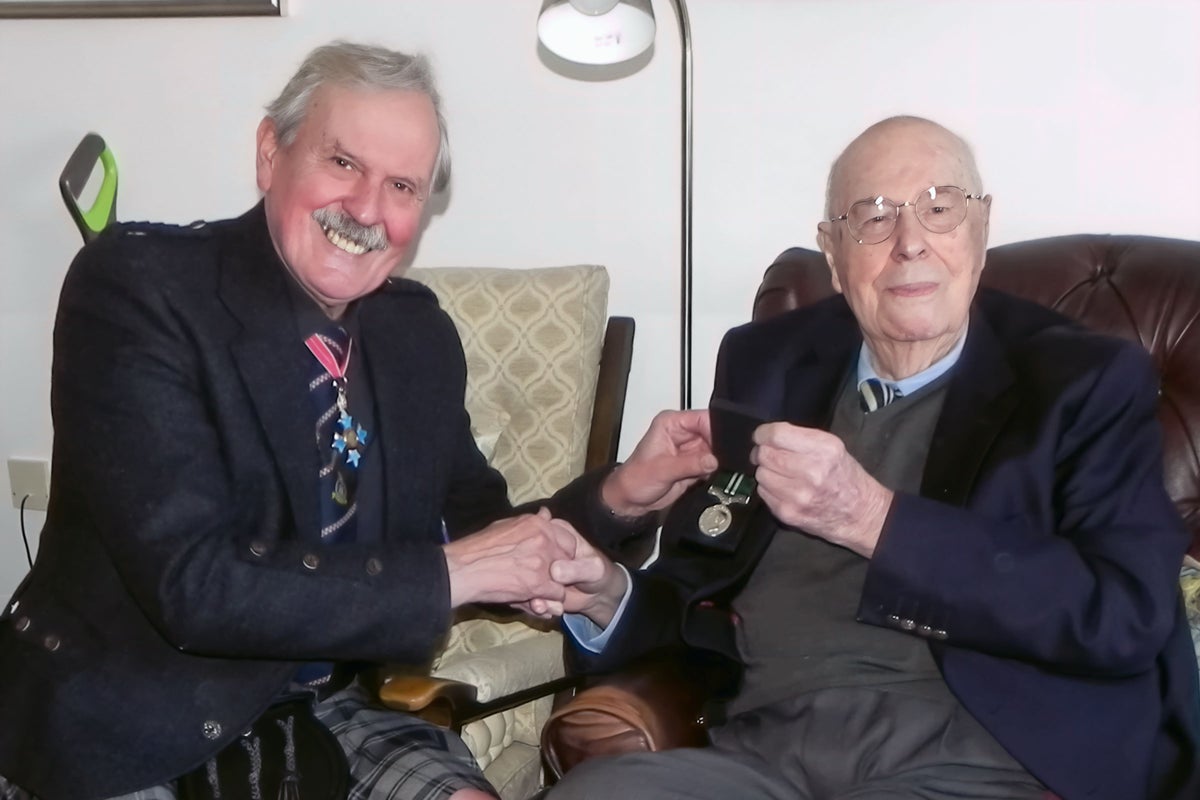 RAF captain receives award for wartime service more than 75 years late ...