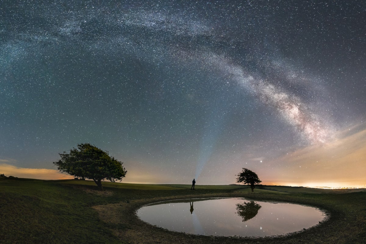 Scientists spot unexplained ‘tiny bright objects’ in the distant ...