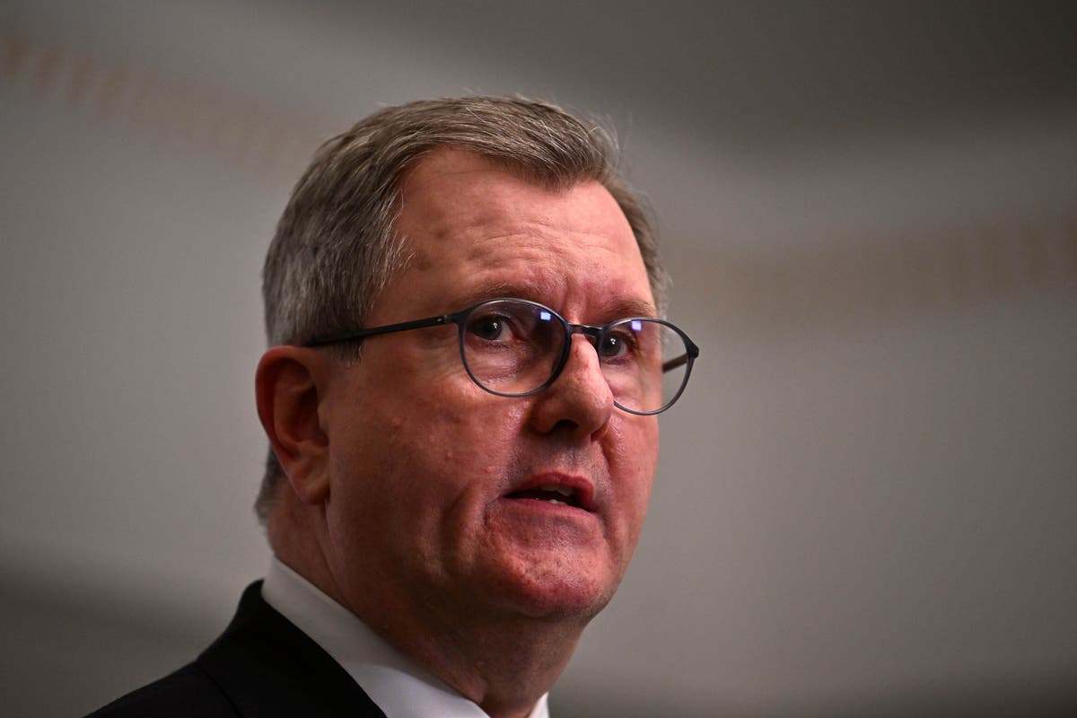 Jeffrey Donaldson Latest Dup Leader Resigns After Being Charged With
