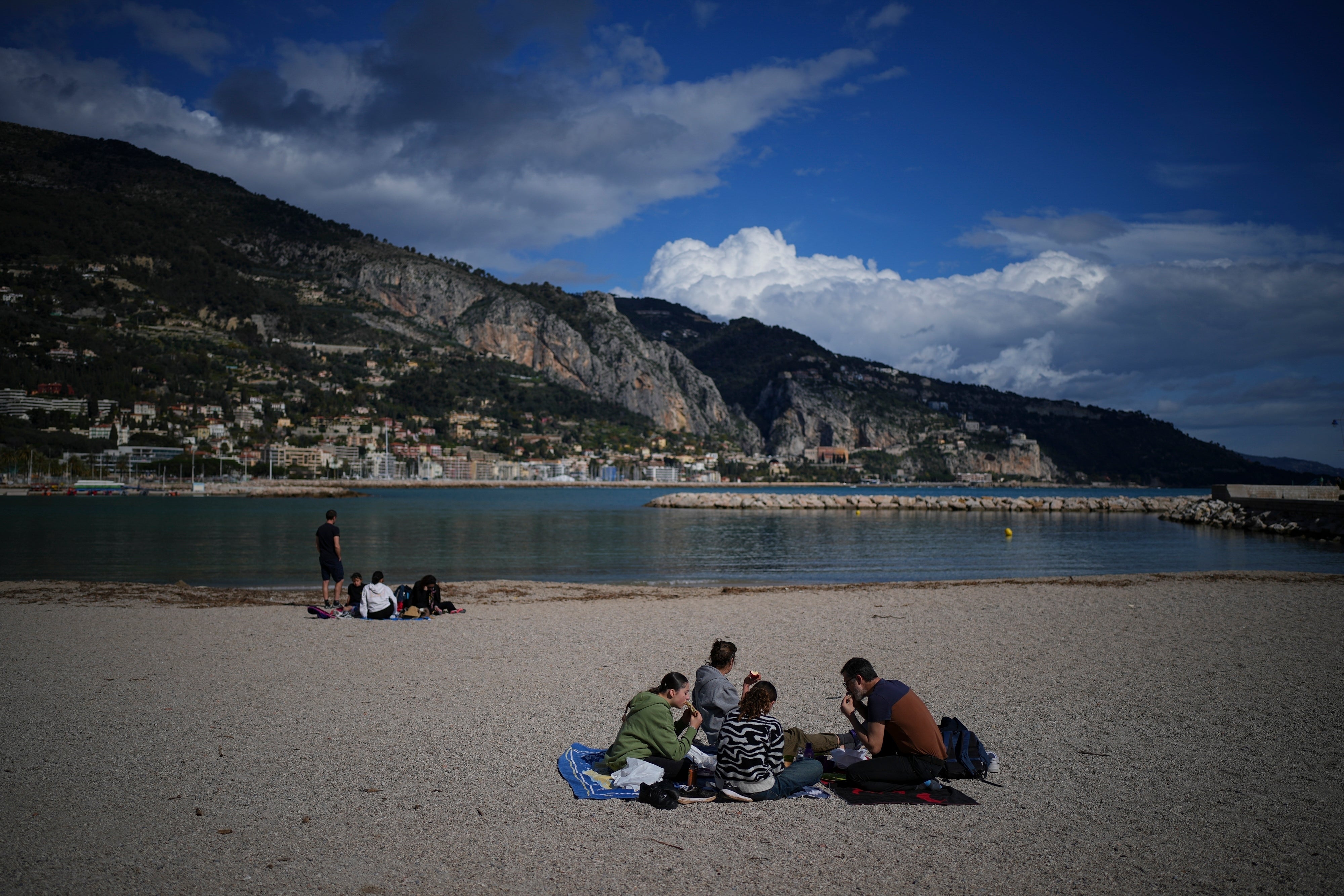 Menton Fendu Vs Menton Lisse