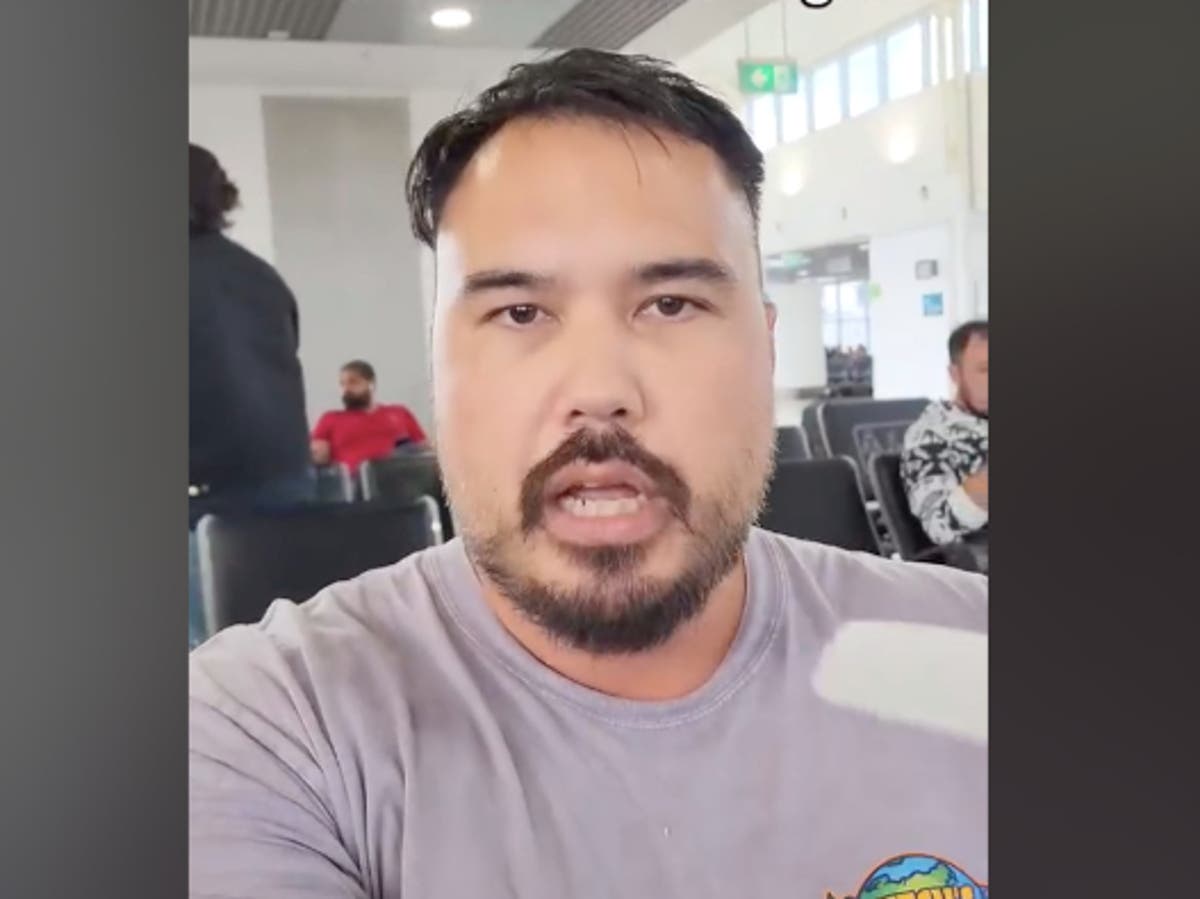 Man kicked off Jetstar plane for taking photo while boarding: ‘Worst ...