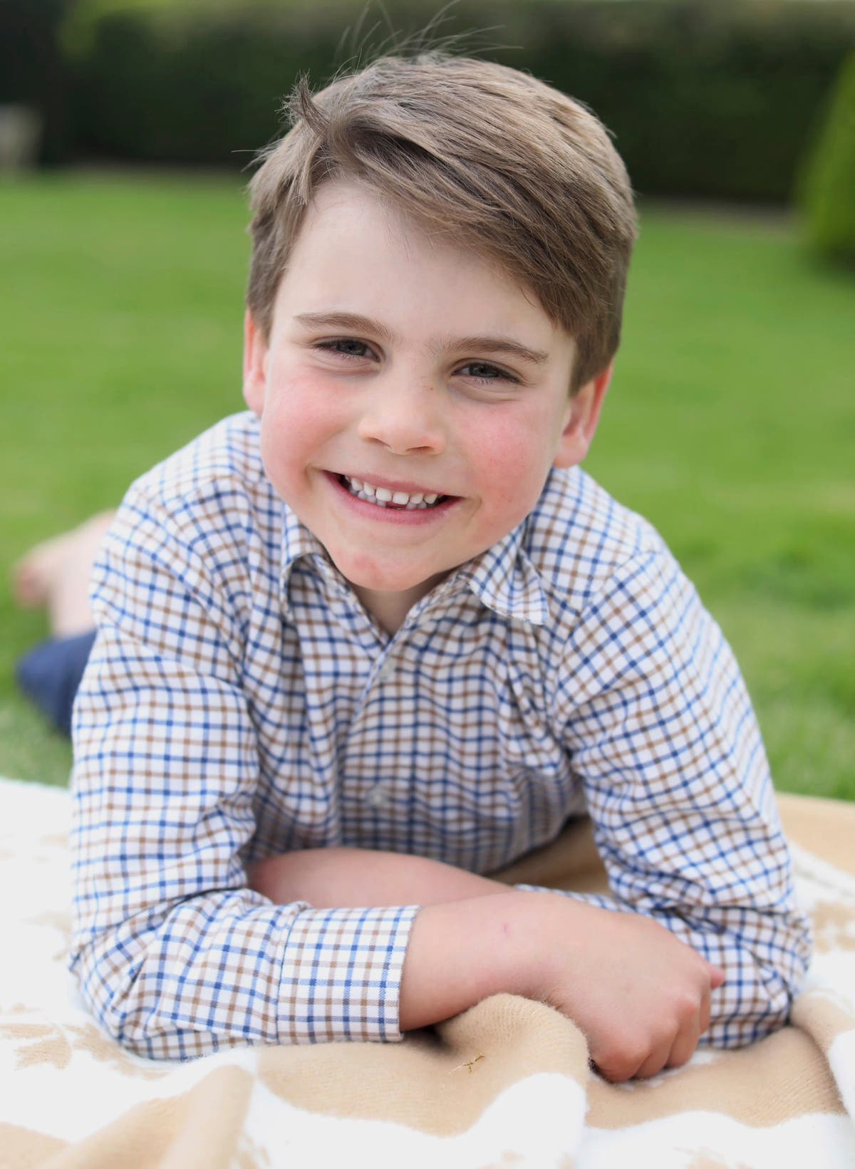 Britain's Kensington Palace releases image of Prince Louis to mark his ...