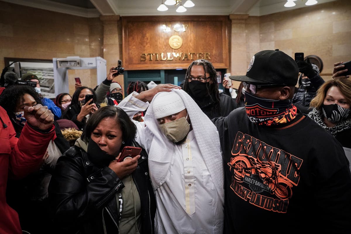 Judge says gun found in car of Myon Burrell, sentenced to life as teen ...