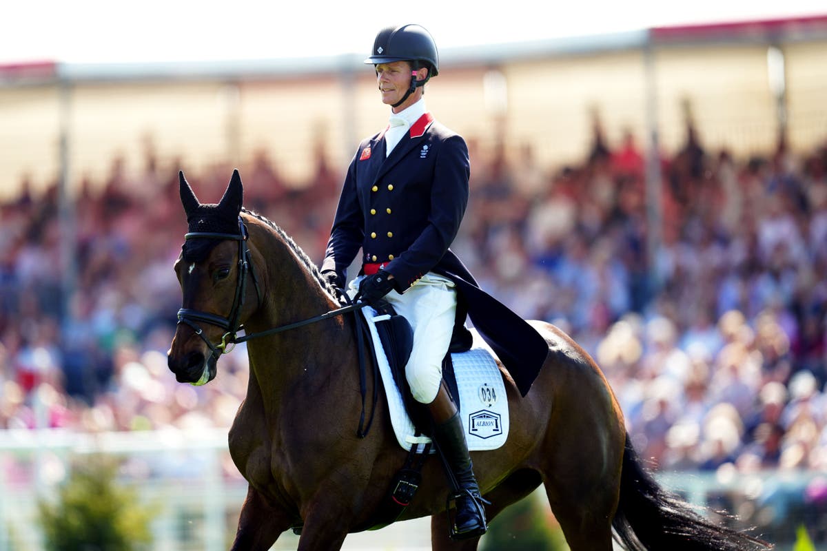 William Fox-Pitt rolls back years to move into title contention at ...