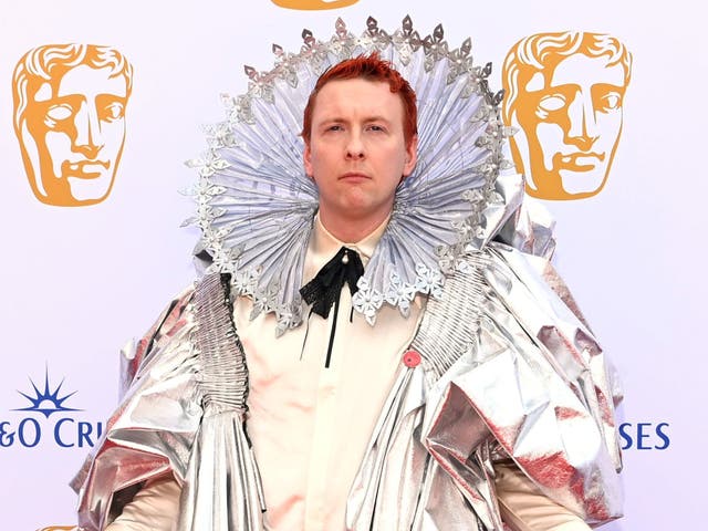Joe Lycett attends Bafta TV Awards dressed as Queen Elizabeth I after ...