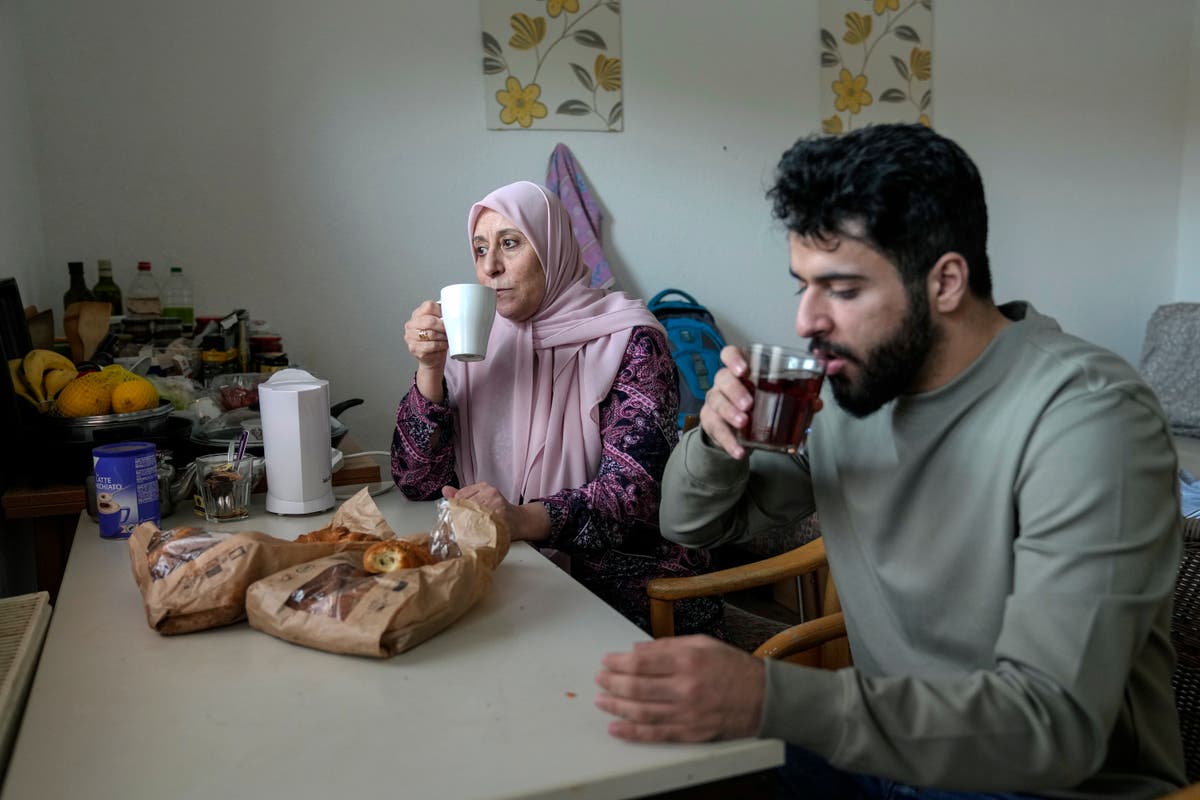 Germany launches restricted payment cards for asylum-seekers | The ...