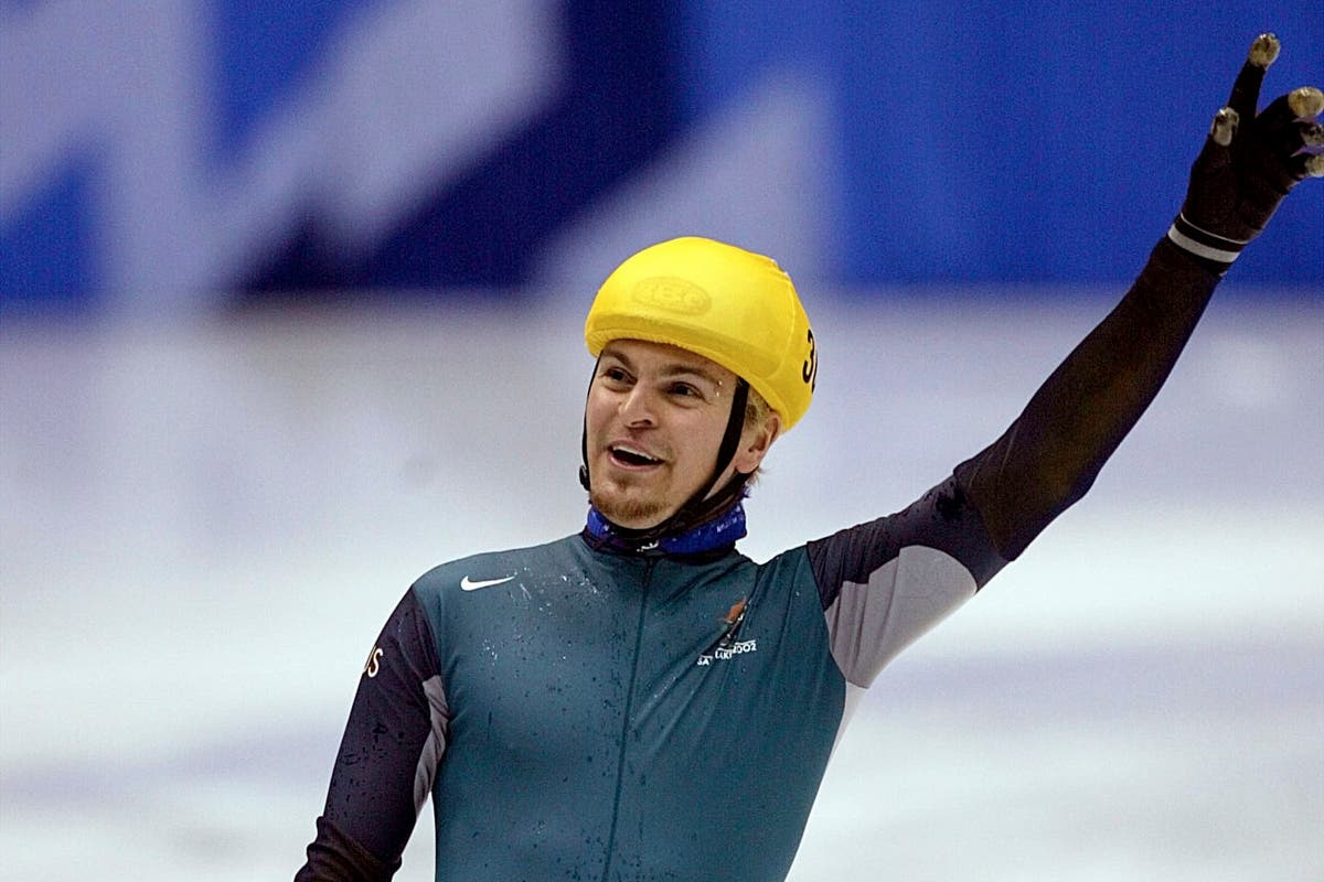 The 'accidental hero' gold medalist Steven Bradbury receives an ...