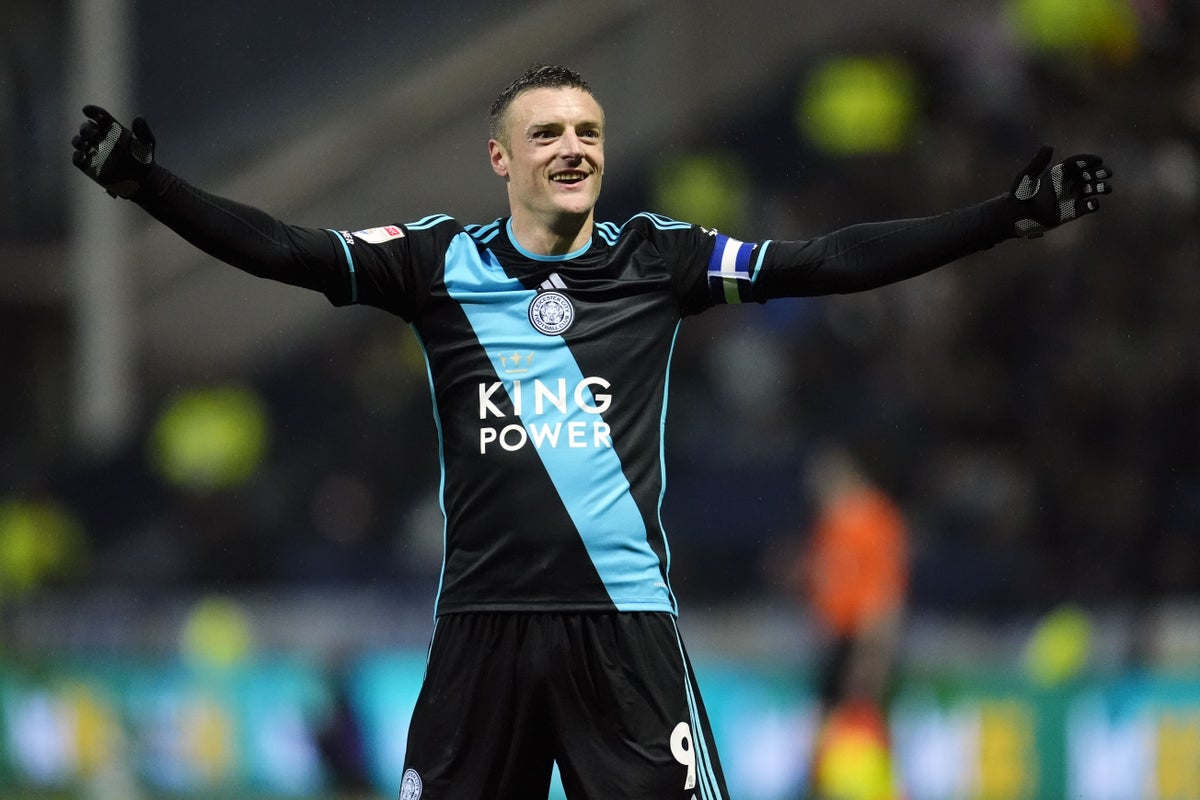 Jamie Vardy signs new one-year contract at Leicester | The Independent