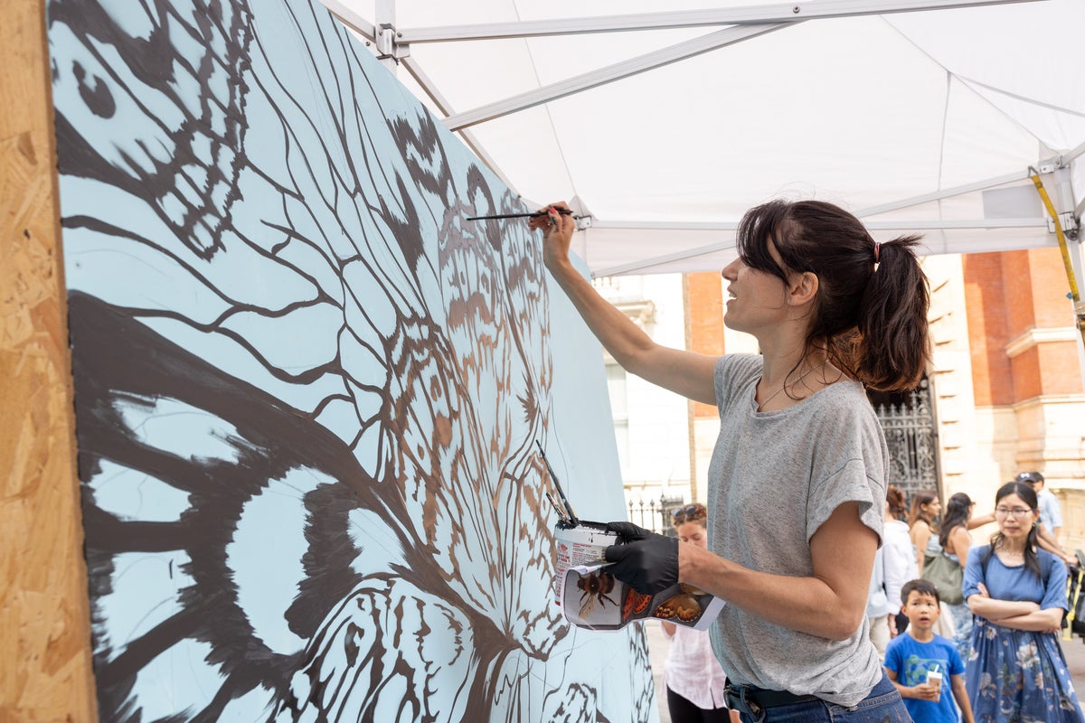 Scientists and artists create live art based on groundbreaking research ...