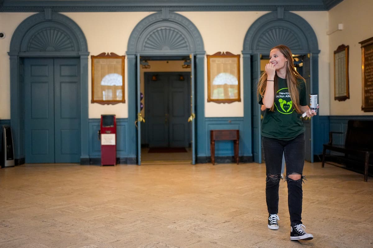 Sandy Hook shooting survivors to graduate with mixed emotions without ...