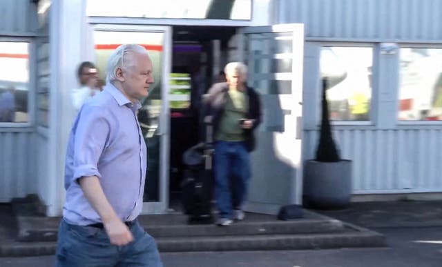 Julian Assange Timeline The Many Twists And Turns Of Wikileaks Founder