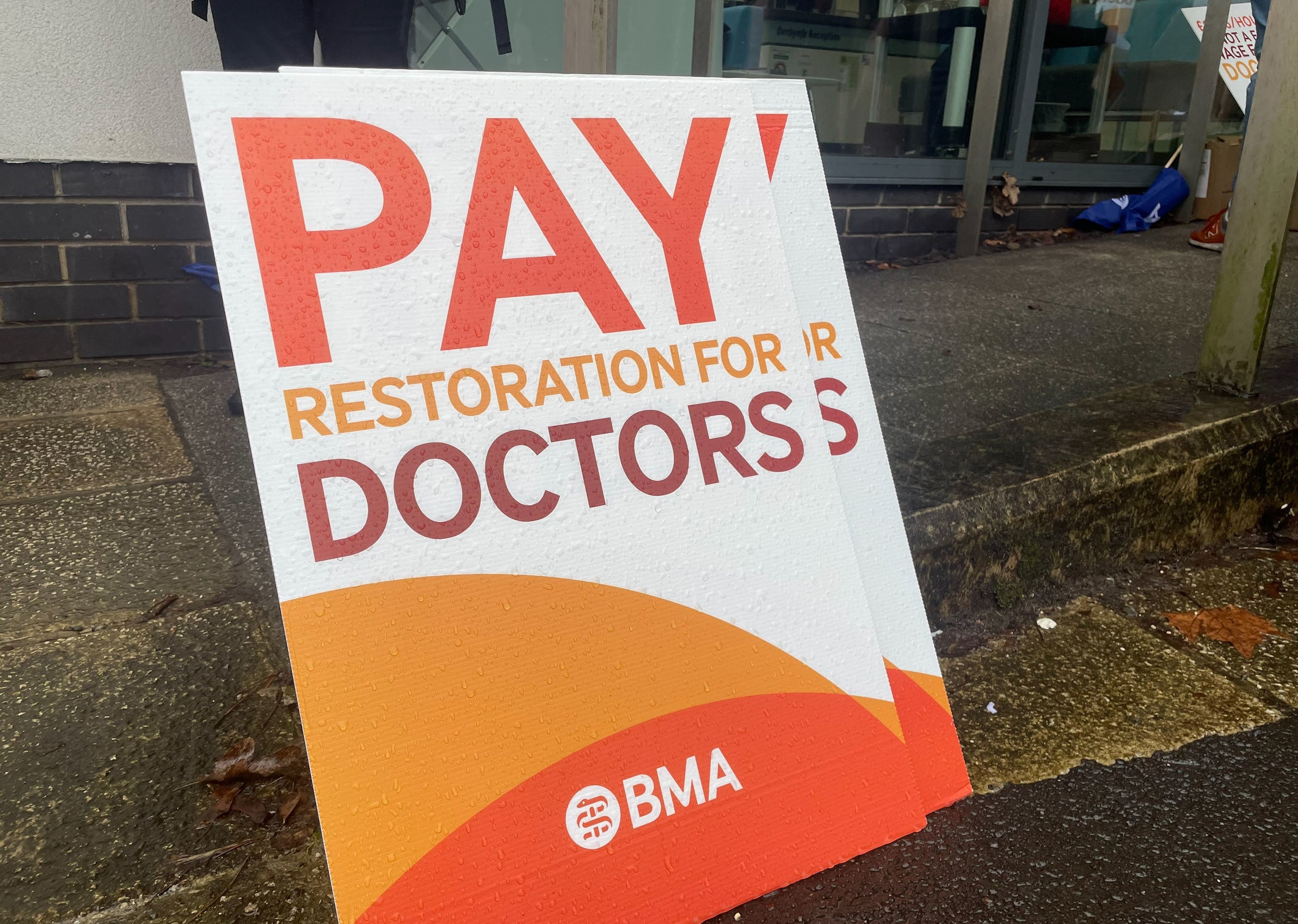 Junior doctors and other medics accept pay deals in Wales | The Independent
