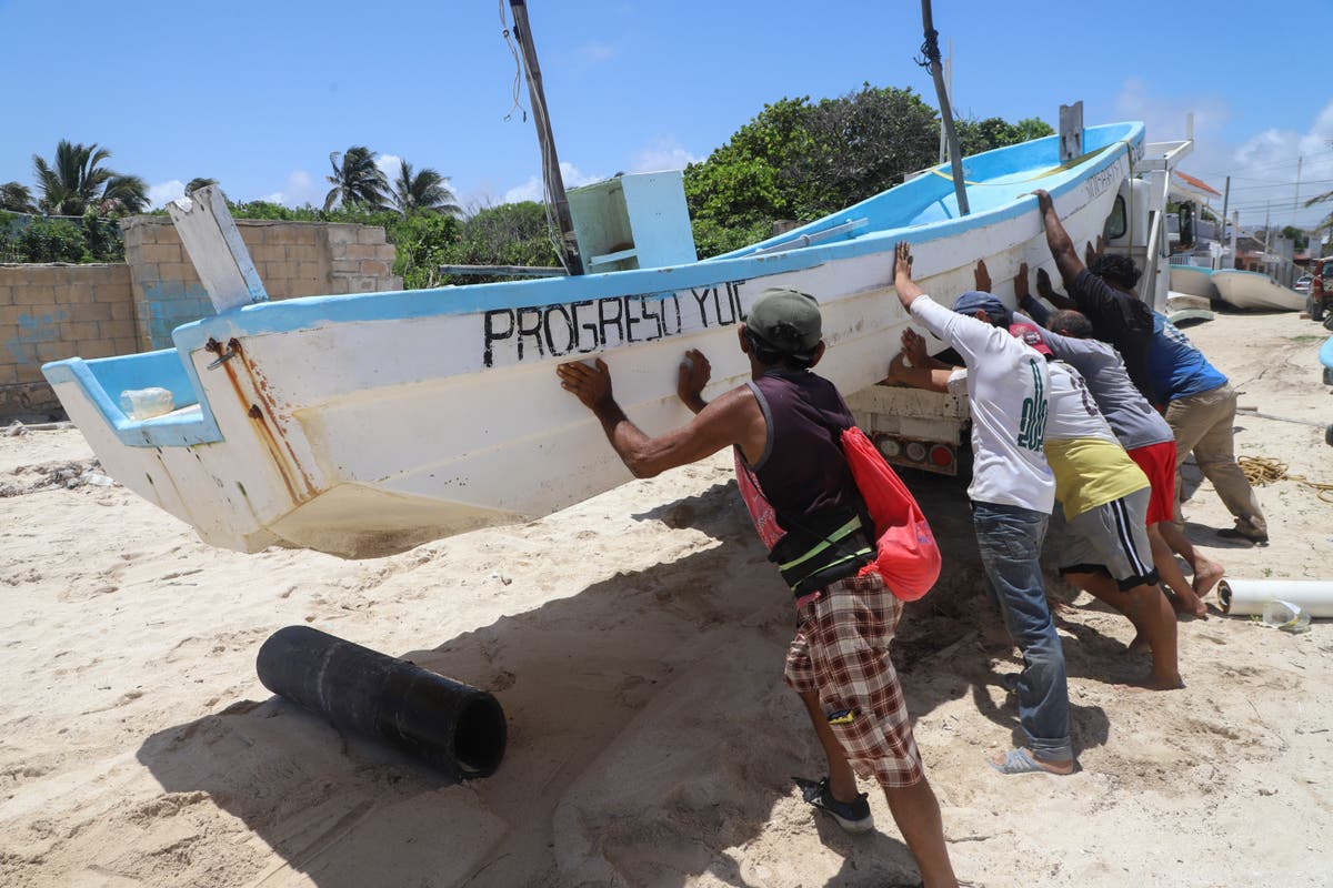 Hurricane Beryl takes aim at the Mexican resort of Tulum as a Category ...