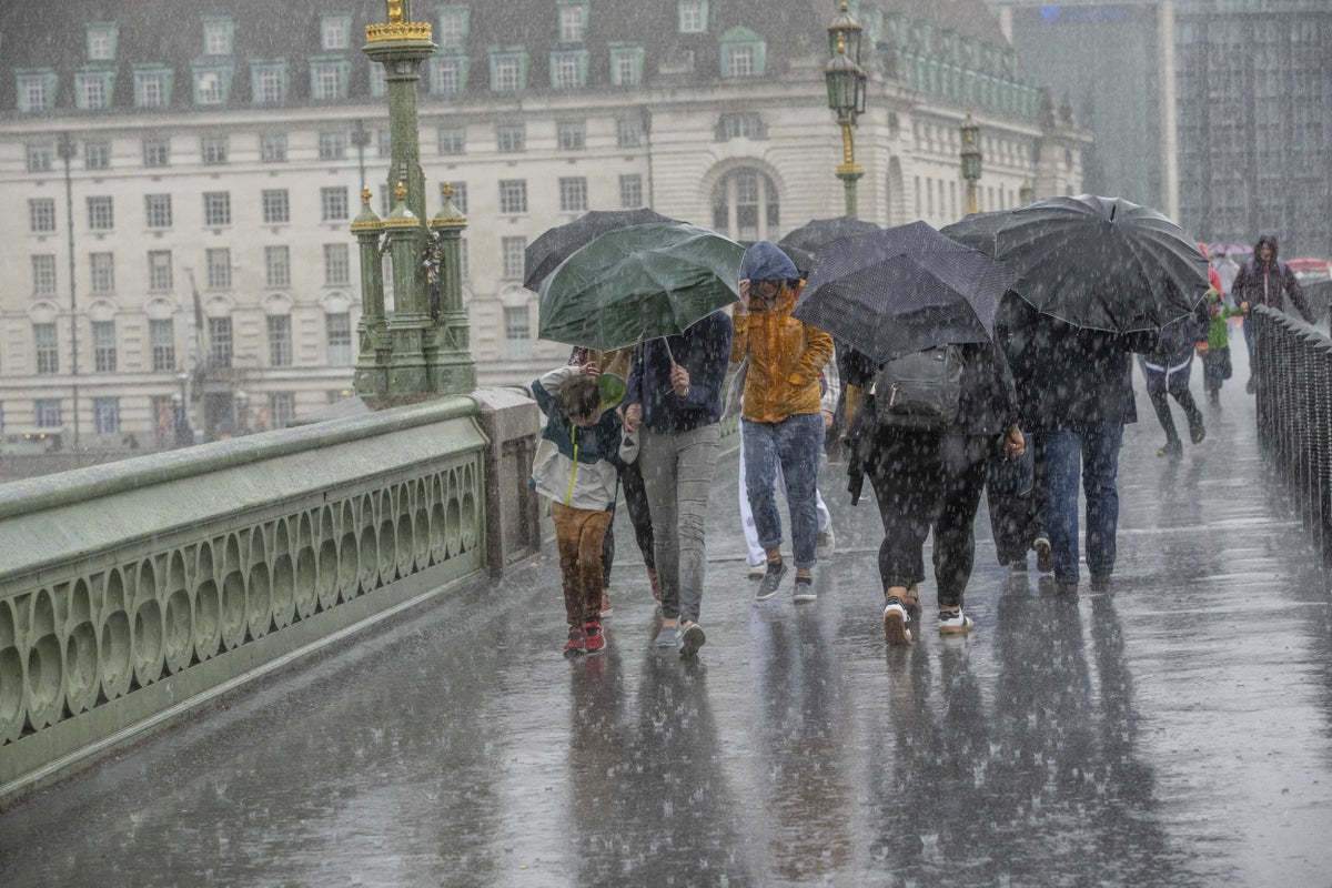 UK weather update: Flash flooding, frequent lightning and scorching ...