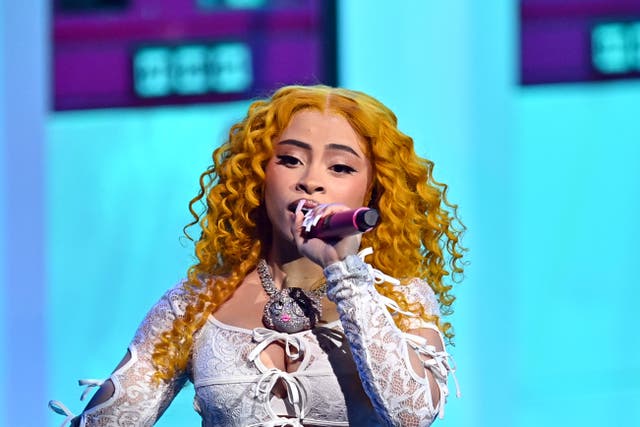 Ice Spice taunts haters booing Taylor Swift remix during festival ...