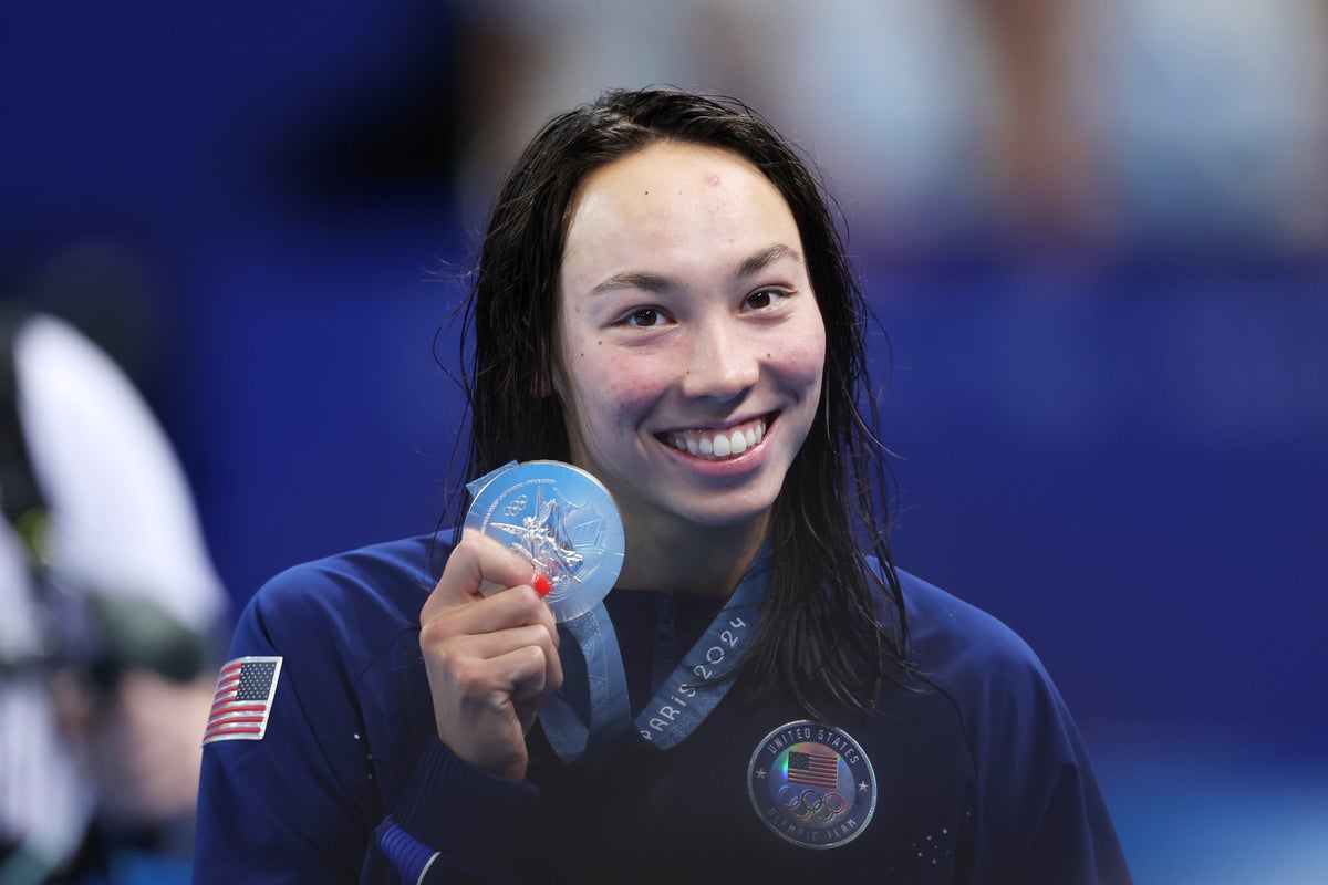 Swimmer makes friendship bracelets for Taylor Swift show during ...