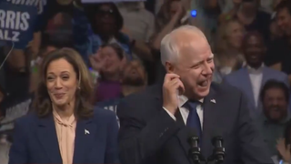 Tim Walz lands a zinger on Vance about that couch story - and attacks ...