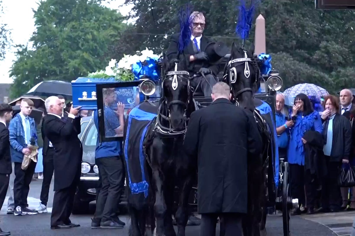 Jay Slater funeral: Mother in tears as hundreds turn up to teenager’s ...