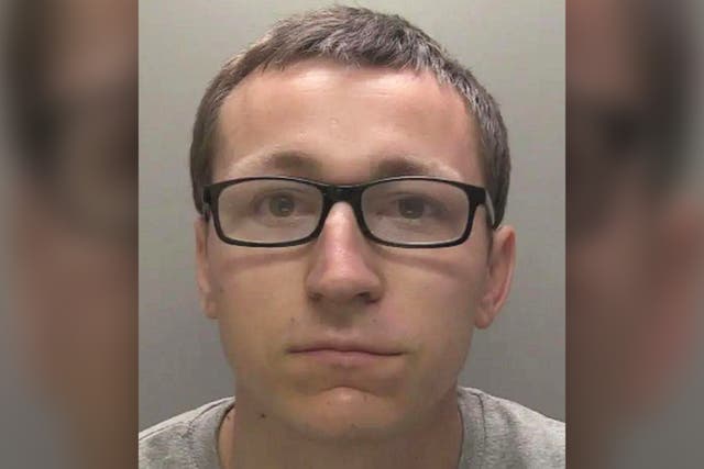 Man admits looting bath bombs from Lush during Hull riot | The Independent