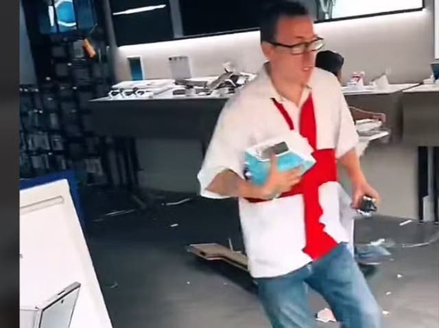 John Honey: Rioter who looted Lush and Shoezone wearing England flag ...