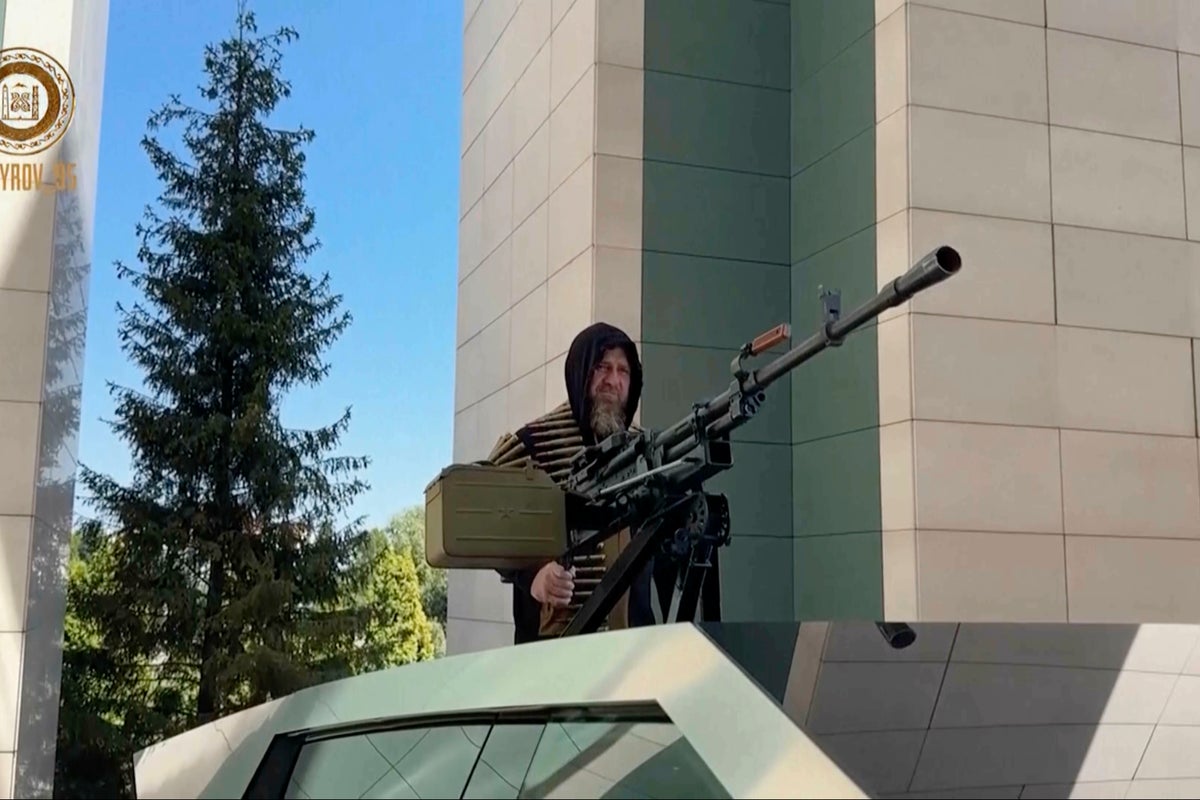 Warlord invites Elon Musk to Russia after he’s filmed on machine-gun ...