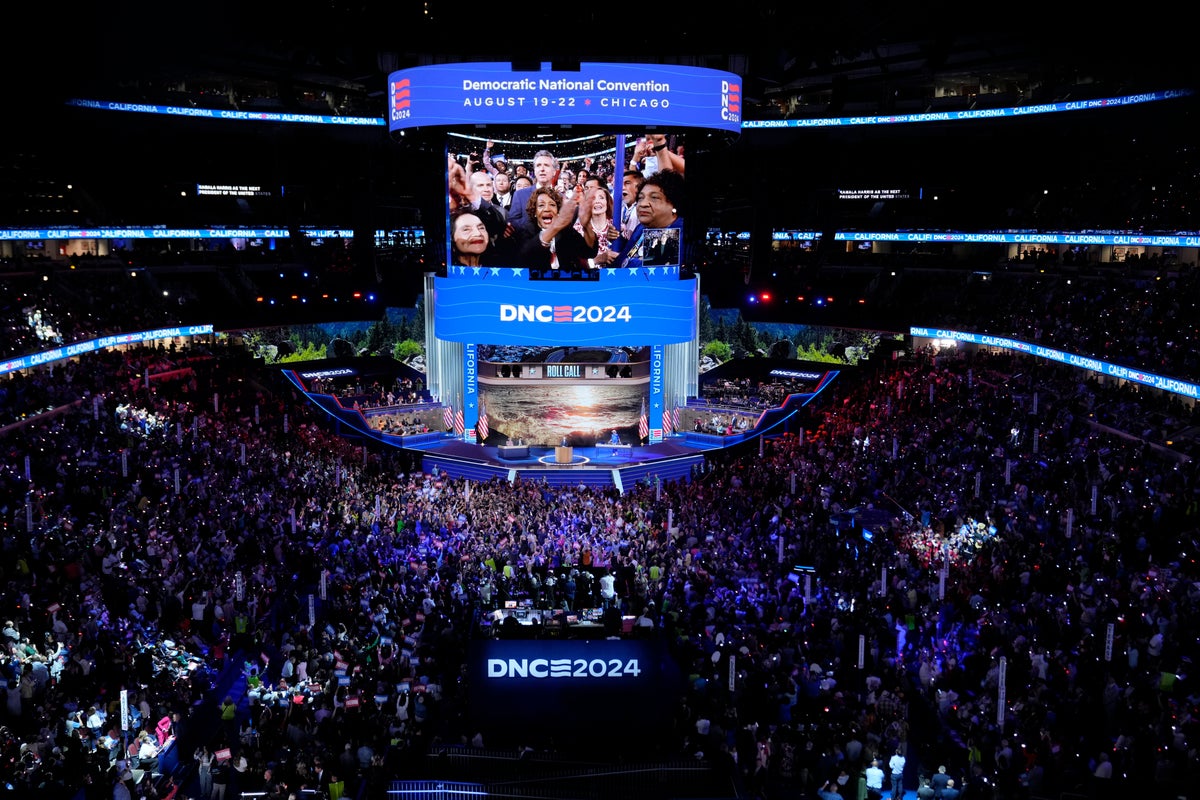 Watch: Third day of DNC in Chicago as Tim Walz and Bill Clinton deliver ...