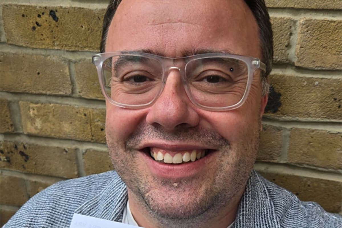 Scientist achieves English GCSE aged 49 to fulfil dream as a biology ...