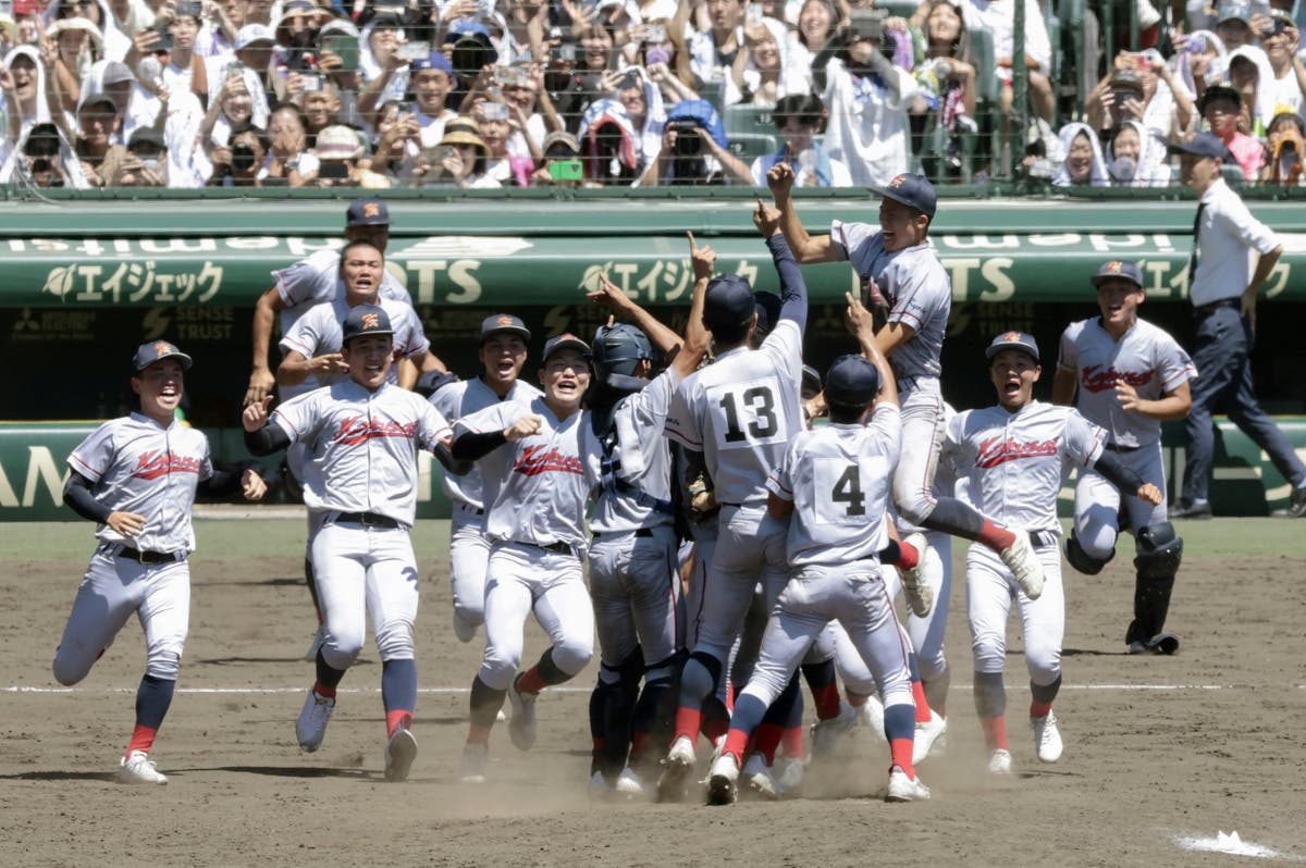 Team with Korean roots wins famous Japanese high school baseball ...