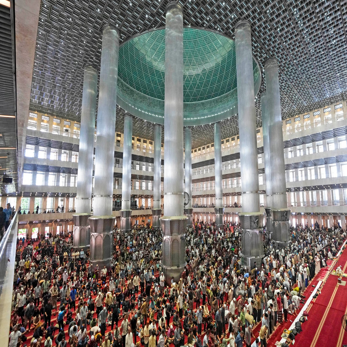 Istiqlal Mosque Indonesia 5 Asia Album: People Wait For Iftar At