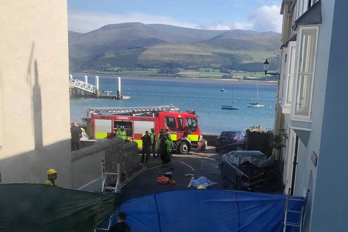 Three dead in Anglesey seafront crash after ‘car hit pedestrian and ...