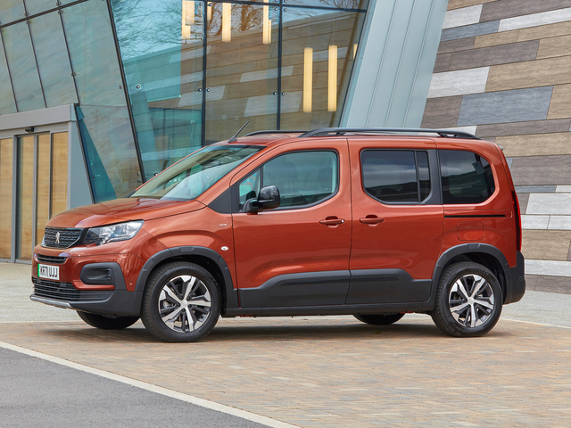 Peugeot e-Rifter review: Practical and affordable electric family MPV ...