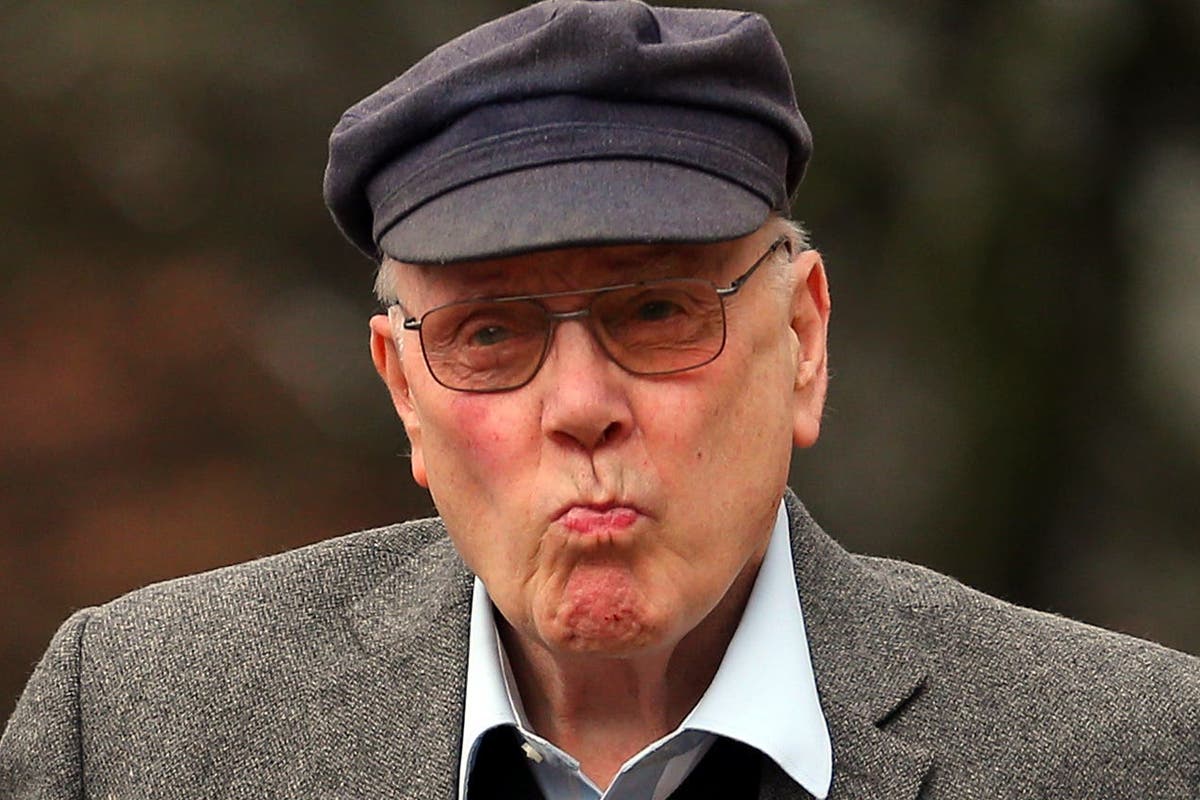 Carry On and Coronation Street star Kenneth Cope dies aged 93 | The ...