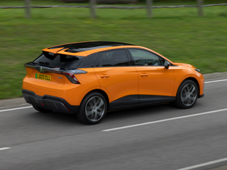 MG4 Trophy Long Range review: Affordable electric hatchback | The ...