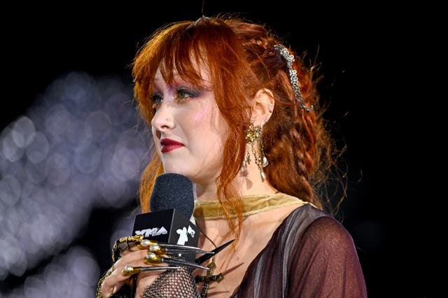 Chappell Roan demands apology from ‘rude’ photographer on red carpet ...