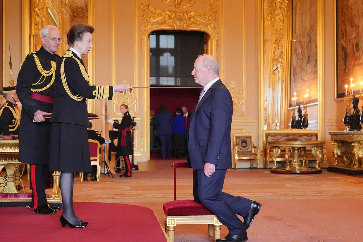 Post Office hero Sir Alan Bates awarded knighthood at Windsor Castle ...