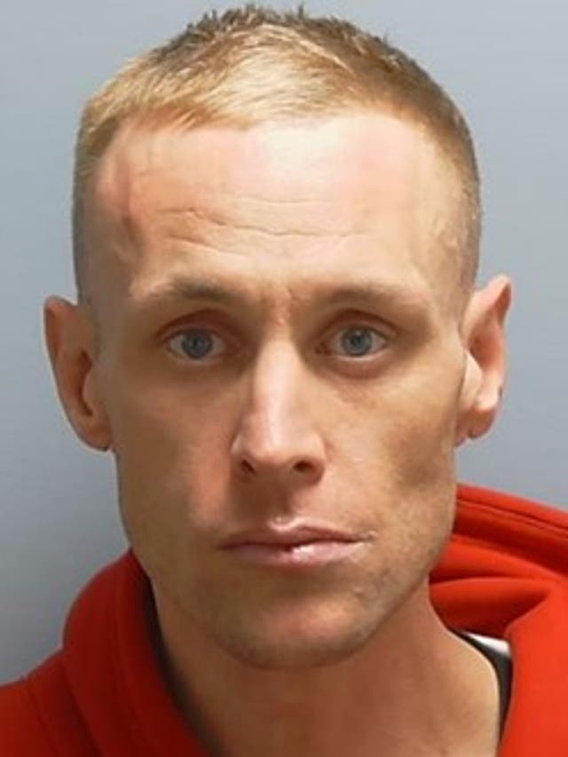 ‘Do not approach’: Police searching for patient who escaped mental ...