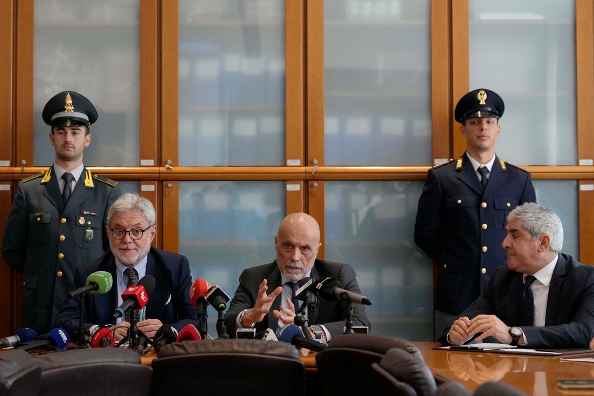 Italian police arrest 19 people in massive probe targeting mafia links ...