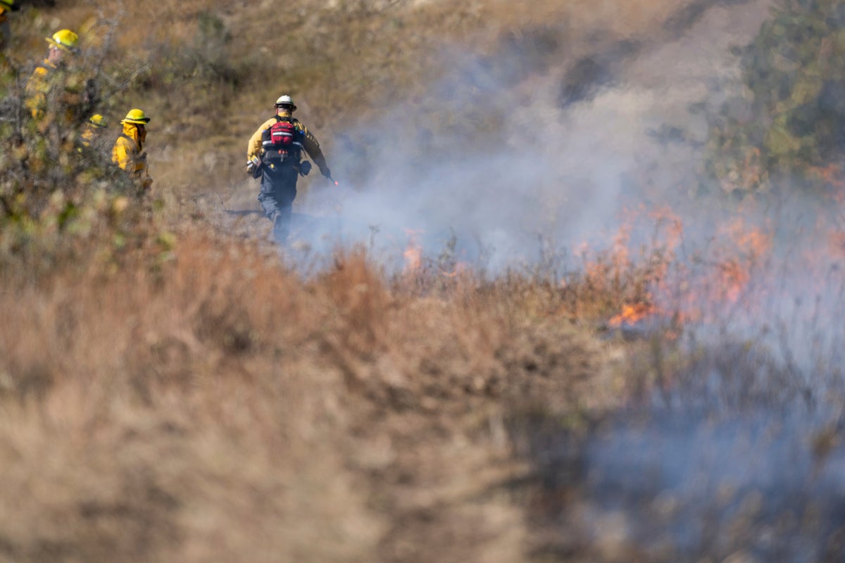 Weekend wildfires lead to 1 death, large areas burned in western North ...