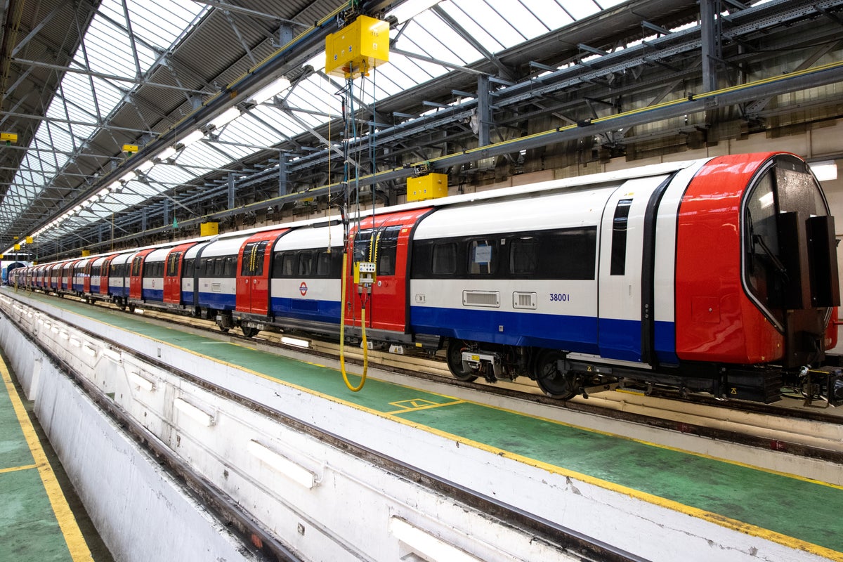 Introduction of new air-conditioned tube trains delayed | The Independent