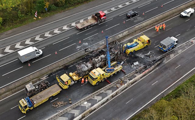 Huge M25 lorry fire leaves thousands of drivers facing major delays ...