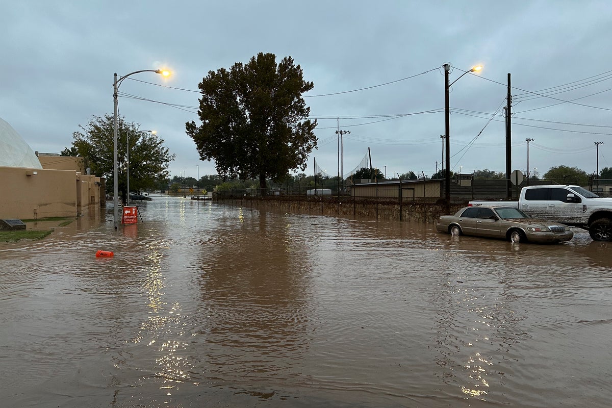 New Mexico authorities rescue hundreds after flooding strands many in ...