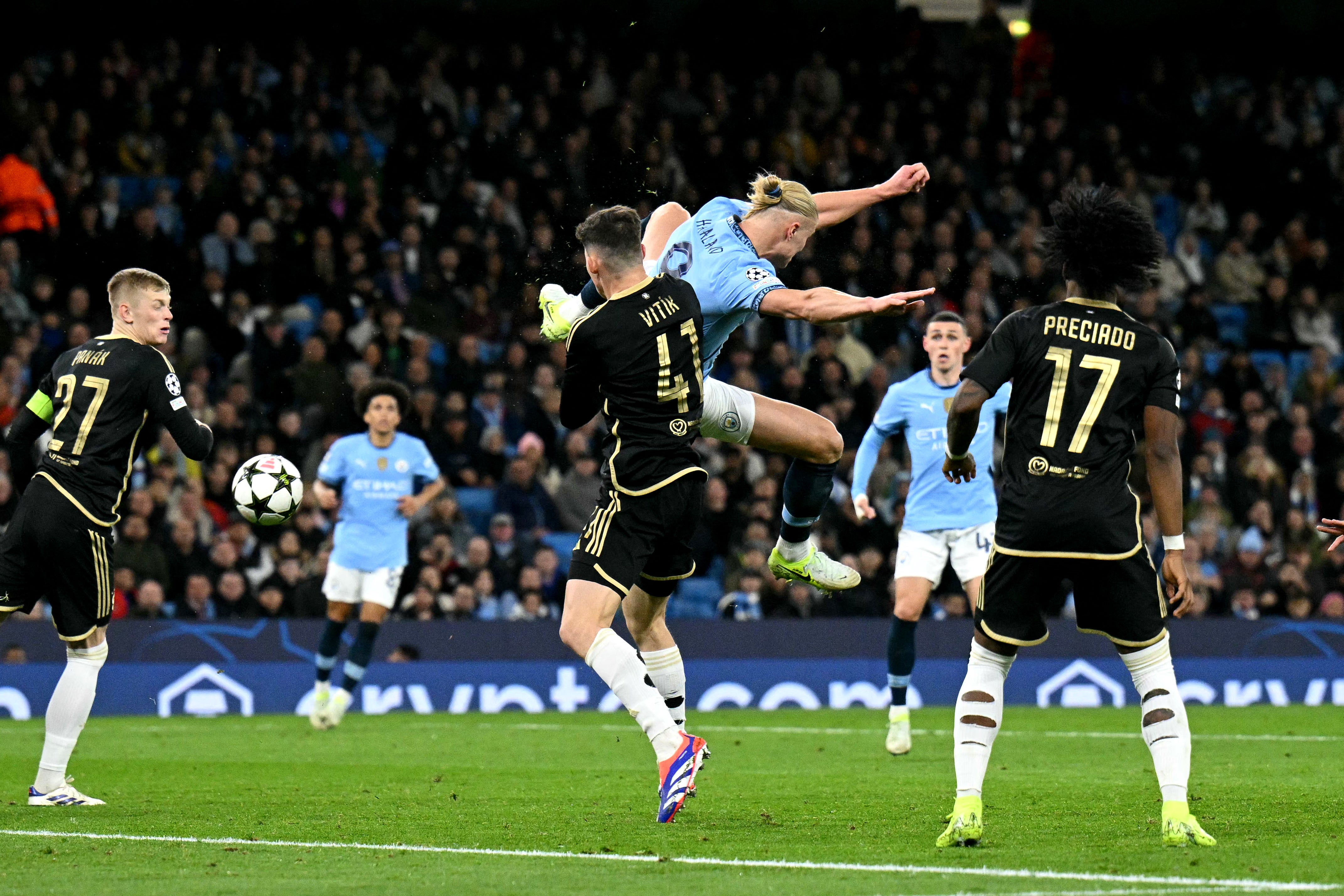 Erling Haaland s freak Goal Stuns Teammates As Man City Break United Erling Haaland s freak Goal Stuns Teammates As Man City Break United