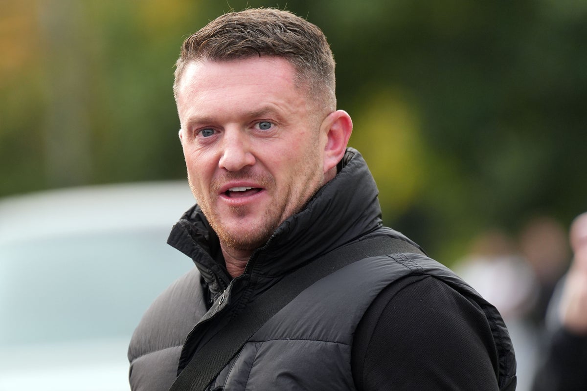 Watch: Tommy Robinson in court for hearing over contempt of court ...